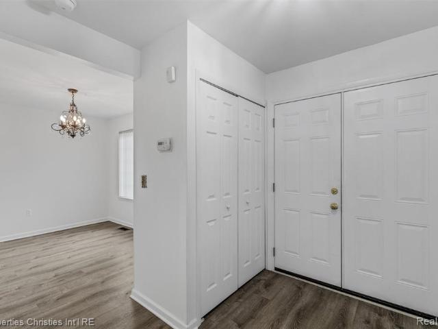 1833 Torquay Avenue # 233