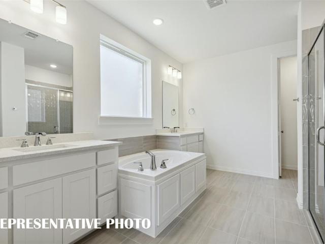 1833 Vetiver Glow Dr, Celina, TX 75009 | MLS #21322