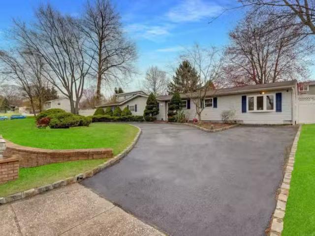 183 11th Ave, Holtsville, NY 11742 MLS 851148