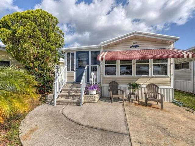 183 Crown Point Dr, Nokomis, FL 34275