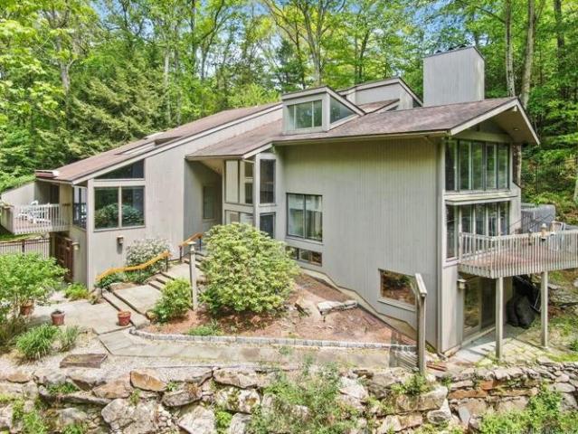 183 Blackberry Dr, Stamford, CT 06903