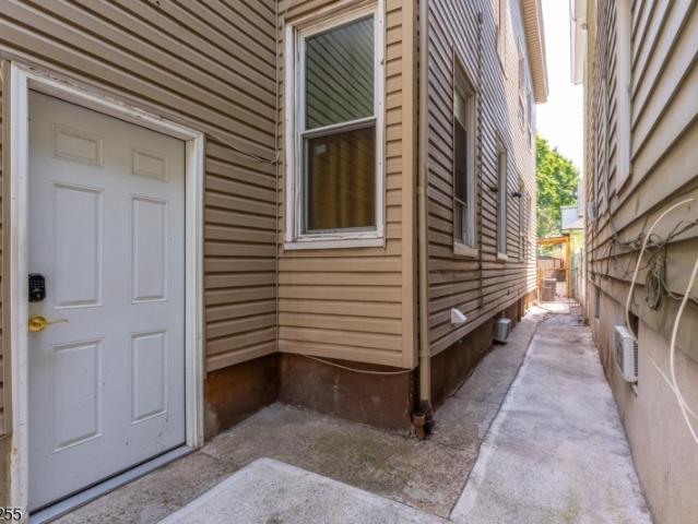 183 Graham ave
