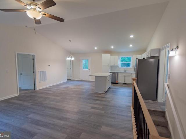183 Foothill Lane