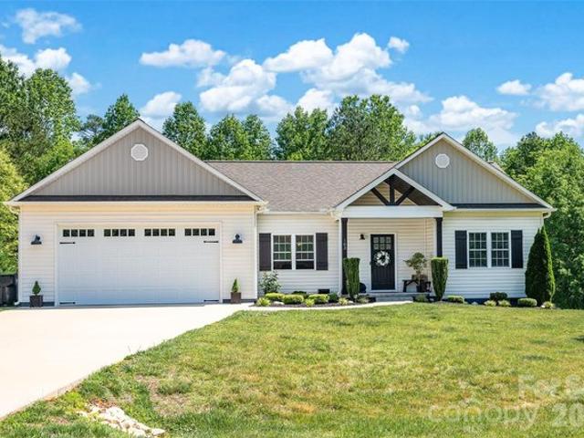 183 Falling Creek Dr, Statesville, NC 28625