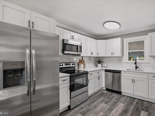 183 Kenwood Rd, Pasadena, MD 21122