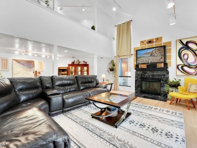 183 Kingsberry Dr