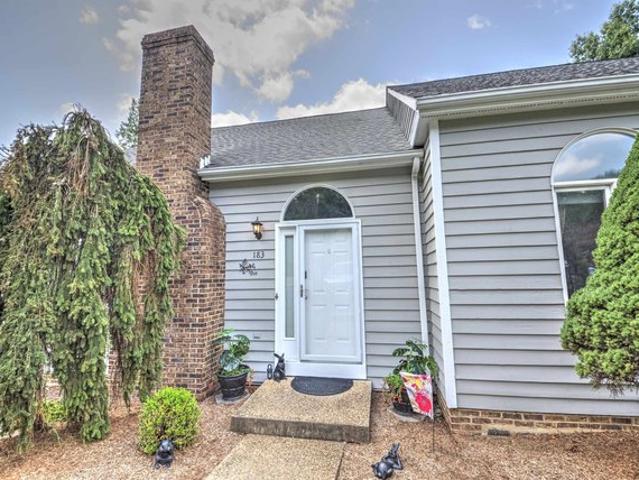183 Idlewood Blvd, Staunton, VA 24401