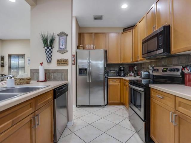 183 Lake Monterey Cir, Boynton Beach, FL 33426