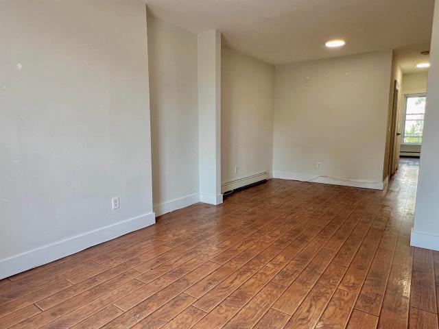 183 Montgomery St # 2
