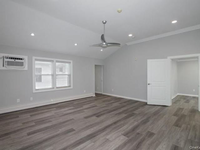 183 N Wellwood Avenue 9