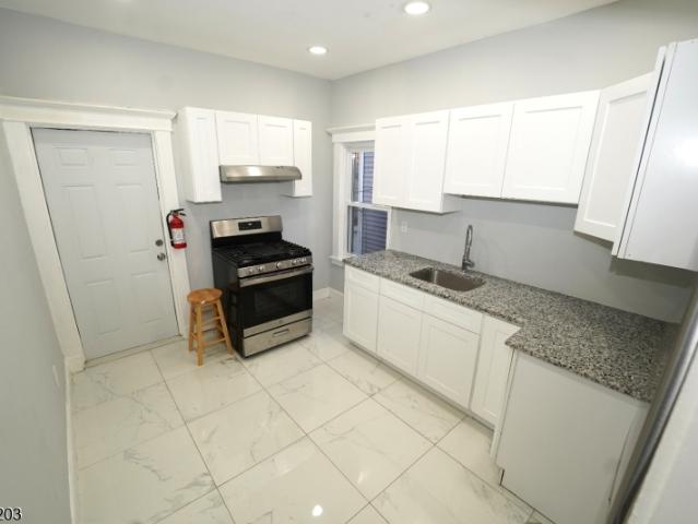 183 N Munn Ave