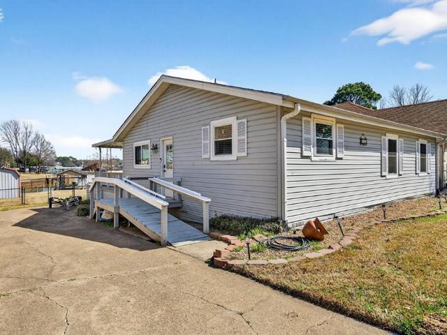 183 Seaside Dr, Gun Barrel City, TX 75156 | MLS #21181 | Compass