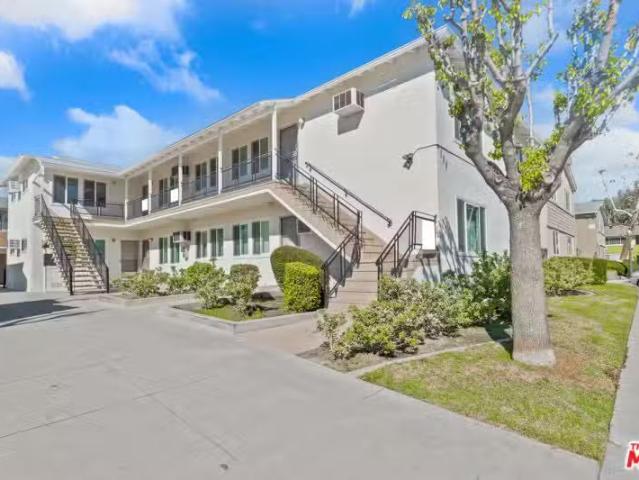 183 W Elmwood Ave #D, Burbank, CA 91502 MLS# 26833051