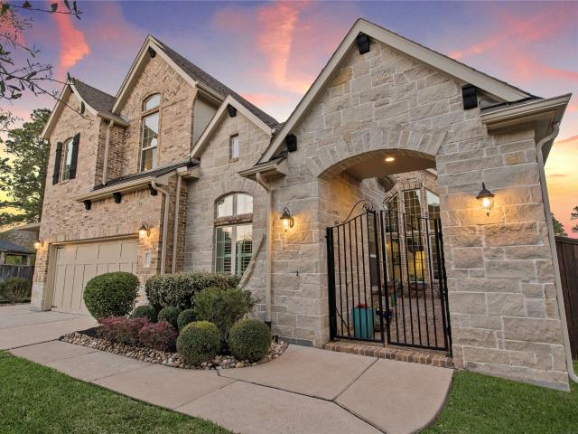 183 Wade Pointe Drive
