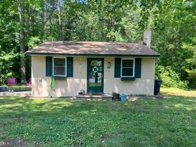183 Wakefield Dr, Colonial Beach, VA 22443