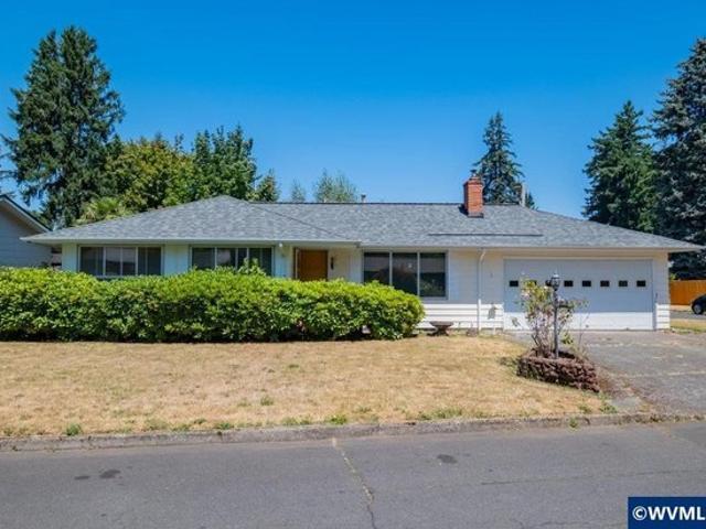 18441 SE Clinton St, Gresham, OR 97030