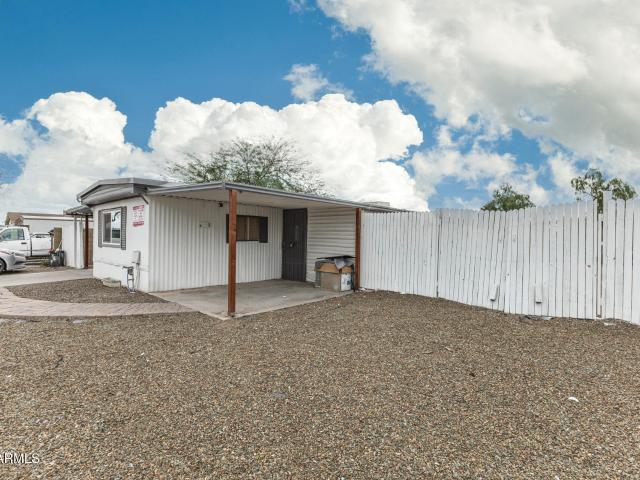 18442 N 1st St, Phoenix, AZ 85022 | MLS #6996 | Compass