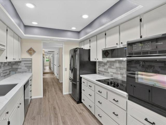 18446 N 104th Ave, Sun City, AZ 85373