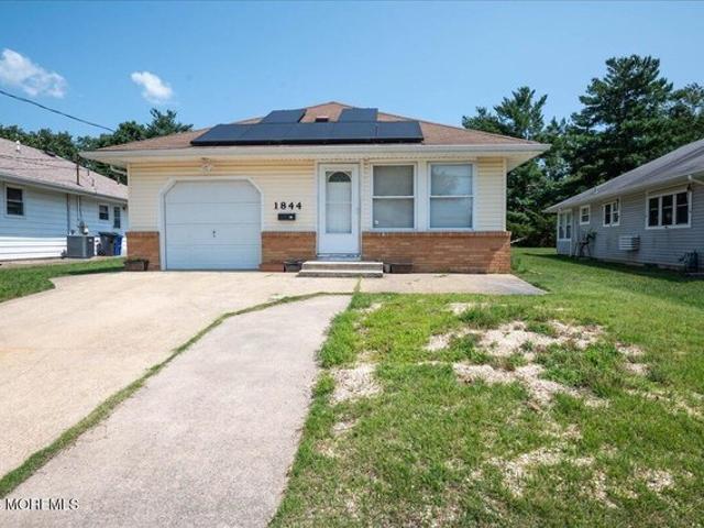 1844 Mount Everest Ln, Toms River, NJ 08753