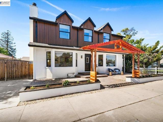 1844 Elm St