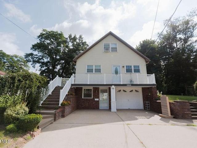 1844 Fiero Ave, Schenectady, NY 12303