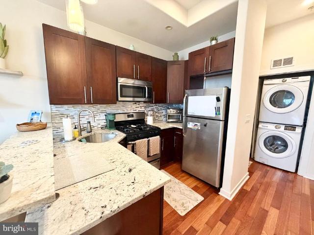 1844 Vineyard Street # 2F