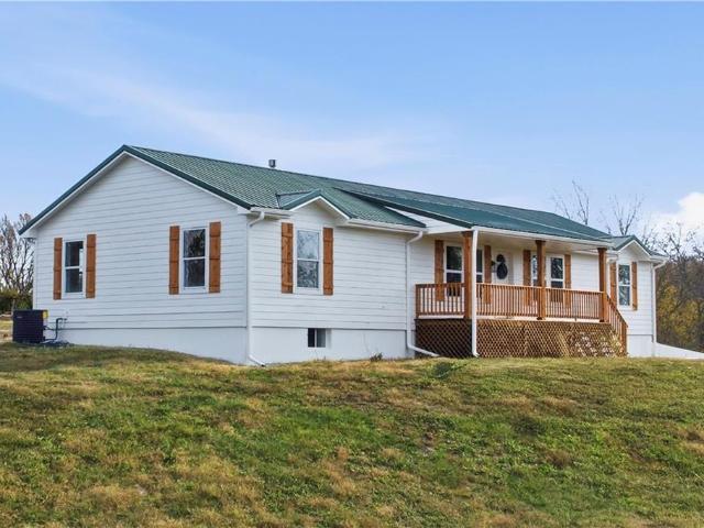 18450 th St, Tonganoxie, KS 66086 | Compass