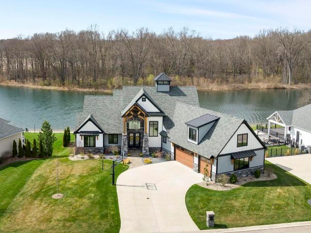 18455 Forest Glade Dr, South Bend, IN 46637 | MLS #202612 | Compass