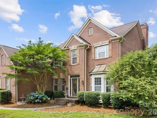 1845 Mountain Trail Dr, Charlotte, NC 28214