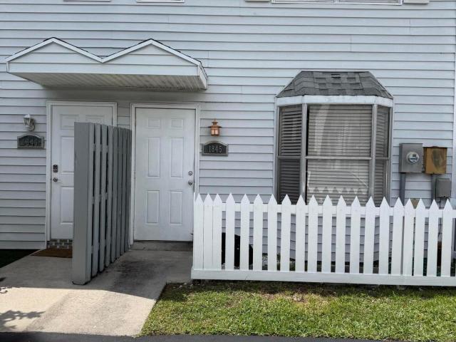 1845 NE 15th Ave, Fort Lauderdale, FL 33305 | MLS #B26002 | Compass