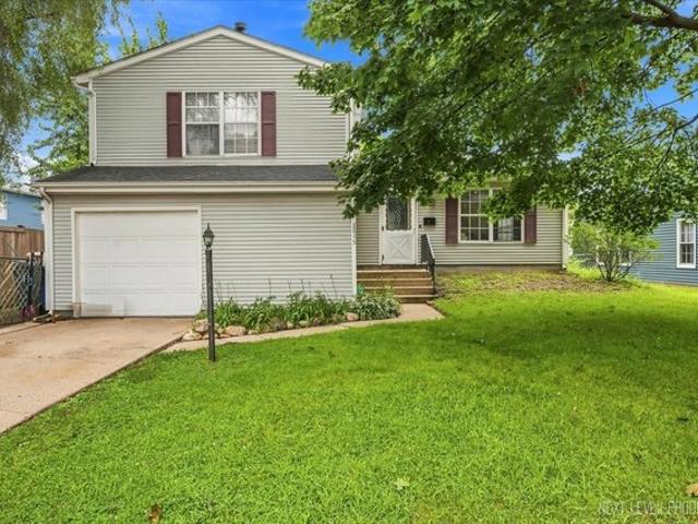 1845 Birch Ln, Aurora, IL 60506