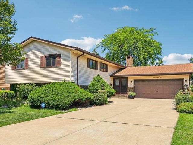 1845 Bluebird Ln, Munster, IN 46321