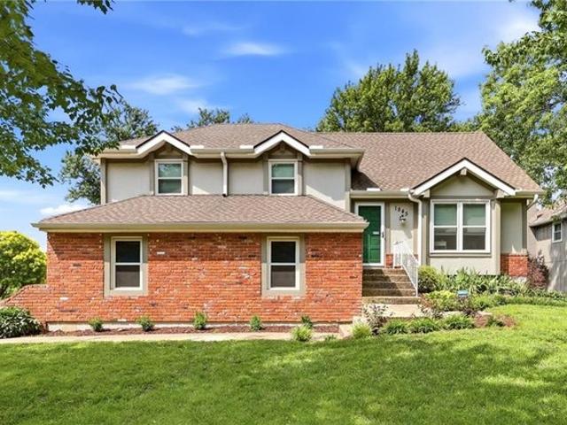 1845 E 152nd Ct, Olathe, KS 66062