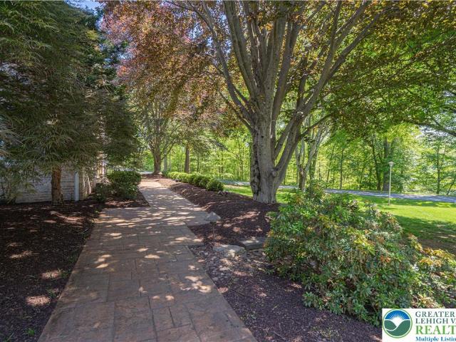 1845 Lehigh Parkway N