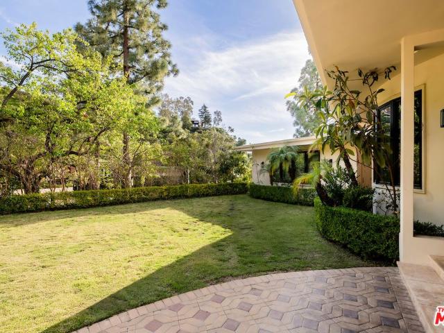 1845 Loma Vista Dr, Beverly Hills, CA