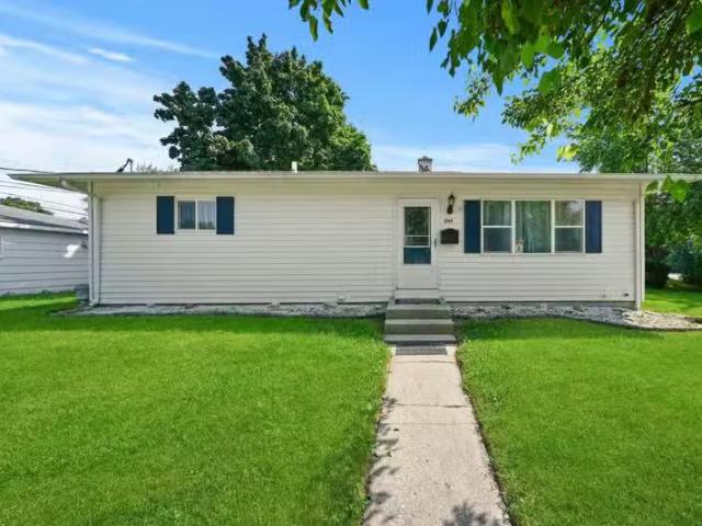 1845 WESTERN AVE, WAUKEGAN, IL 60087 Single Family Residence F.