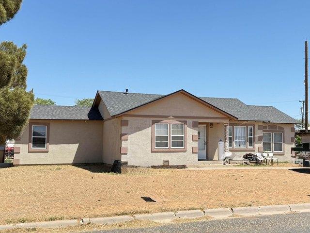 1845 8th St, Levelland, TX 79336