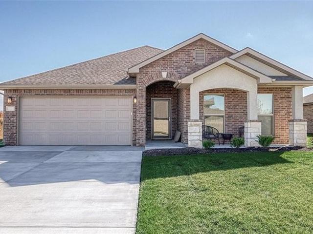 18460 W 195 Ter, Spring Hill, KS 66083