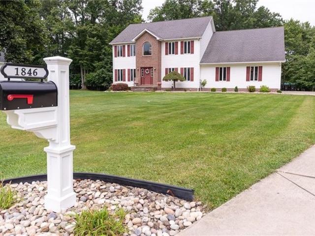 1846 Lori Ln, Hermitage, PA 16148