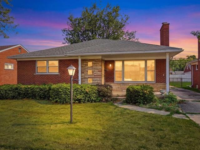 18473 Morningside Ave, Eastpointe, MI 48021