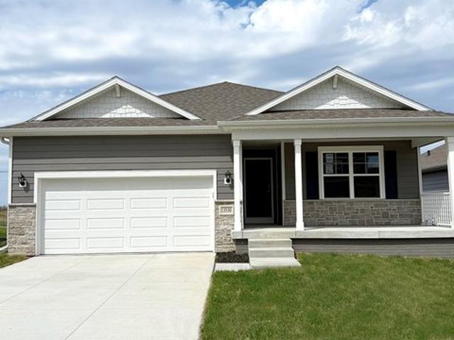 18472 Aurora St, Omaha, NE 68136