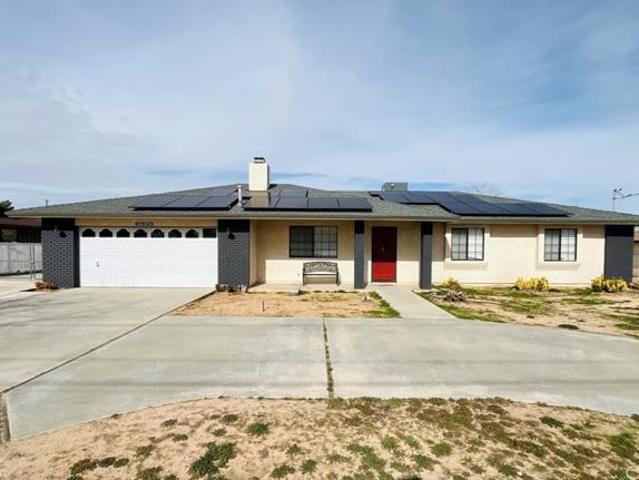 18474 Walnut St, Hesperia, CA 92345