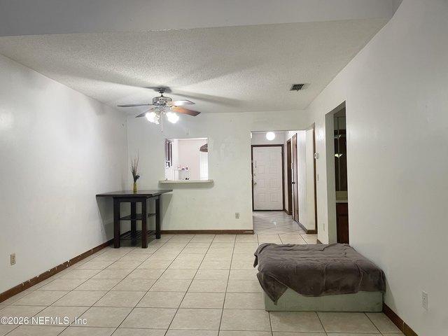 1847 Oak Water Dr, Jacksonville, FL 32225