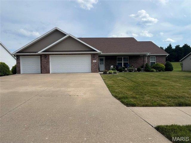 1847 Autumn Dr, Cape Girardeau, MO 63701