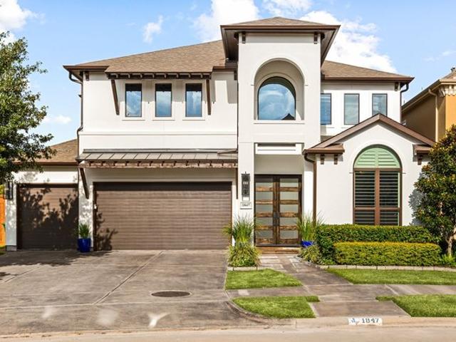 1847 Candlelight Place Dr, Houston, TX 77018