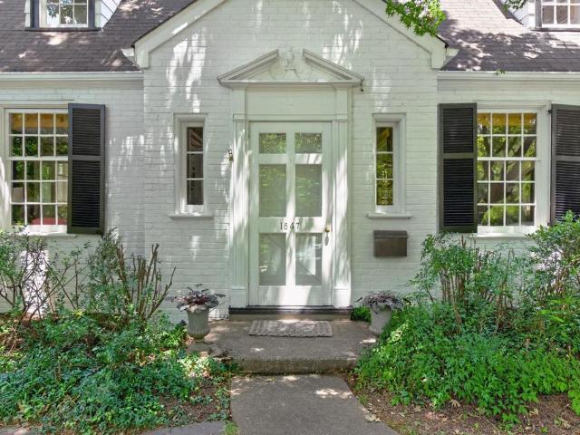 1847 Edgewood Ln