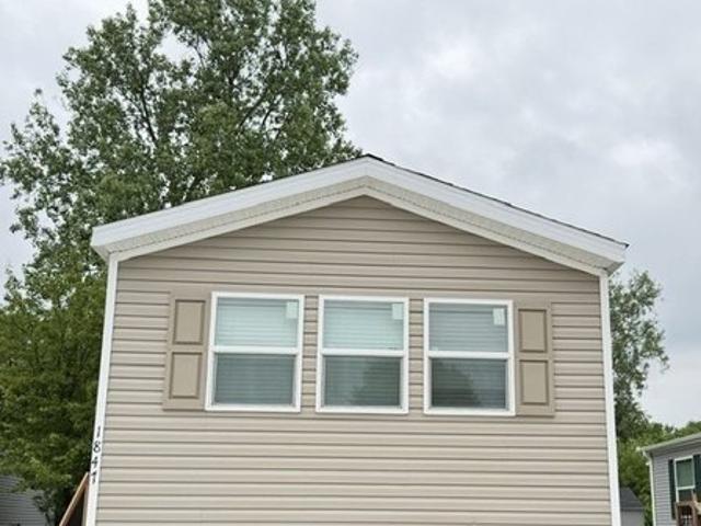 1847 Garden St, Monroe, MI 48161