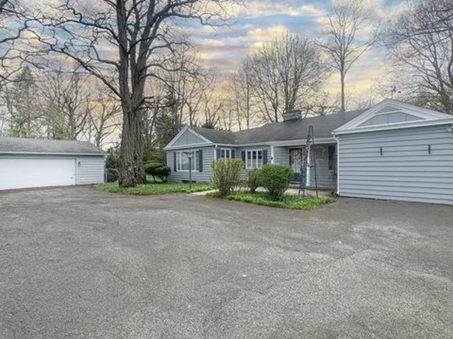 1848 N Sheridan Rd, Waukegan, IL 60087