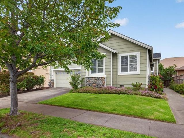 1848 Sandstone Dr, Petaluma, CA 94954