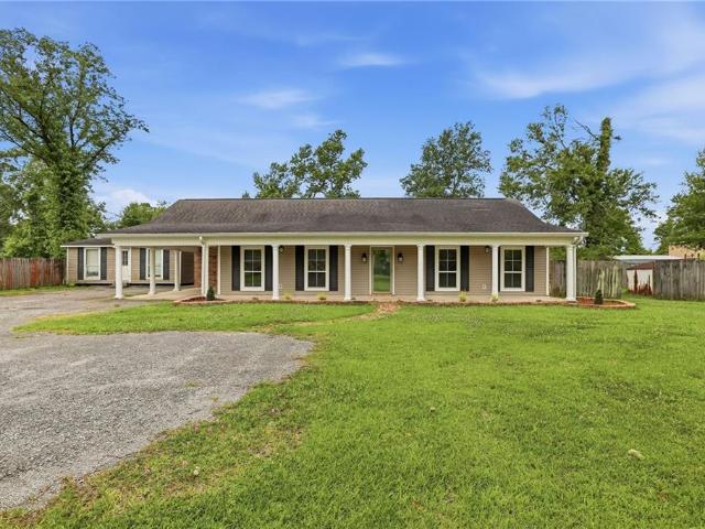 18499 Magnolia Est